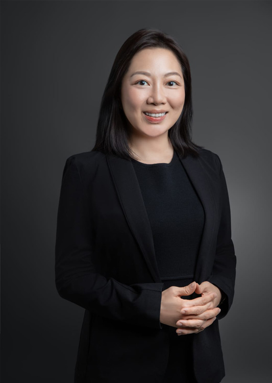 V. HAU & CHOW SOLICITORS - Emily Ho